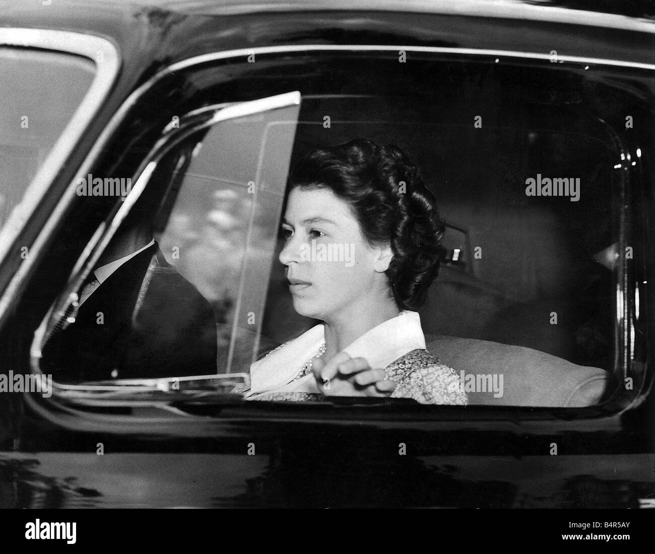 Queen elizabeth 1950s hi-res stock photography and images - Alamy