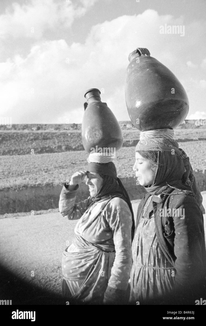 Traditional water jars Black and White Stock Photos & Images - Alamy
