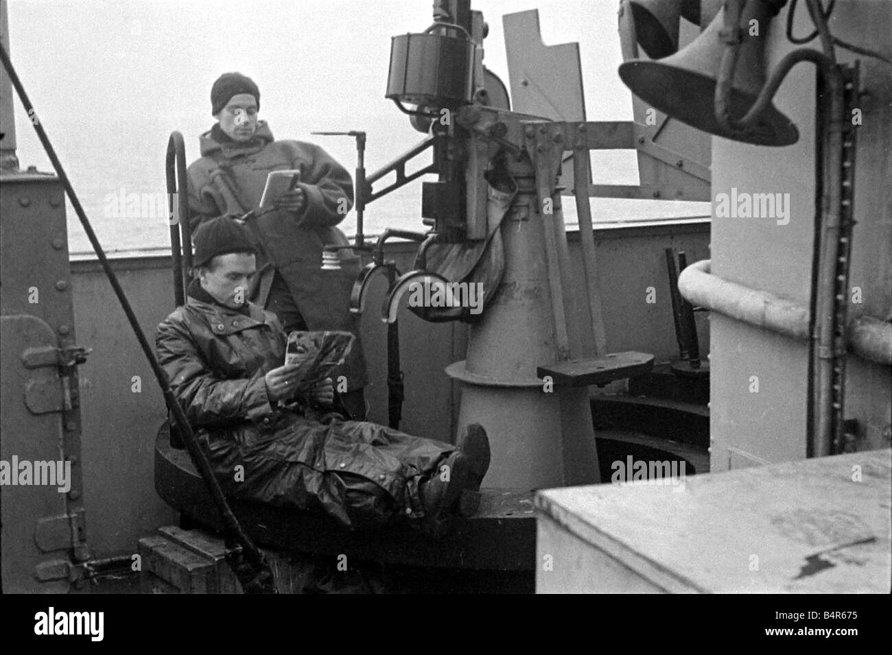 Royal navy war two world convoy hi-res stock photography and images - Alamy