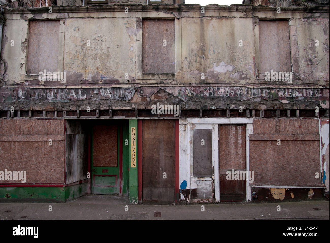 Old shop fronts hi-res stock photography and images - Alamy