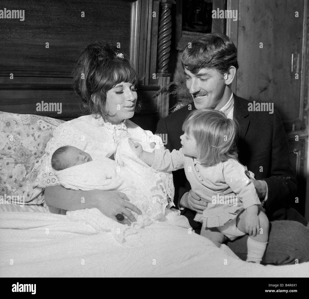 Wendy and lucy Black and White Stock Photos & Images - Alamy