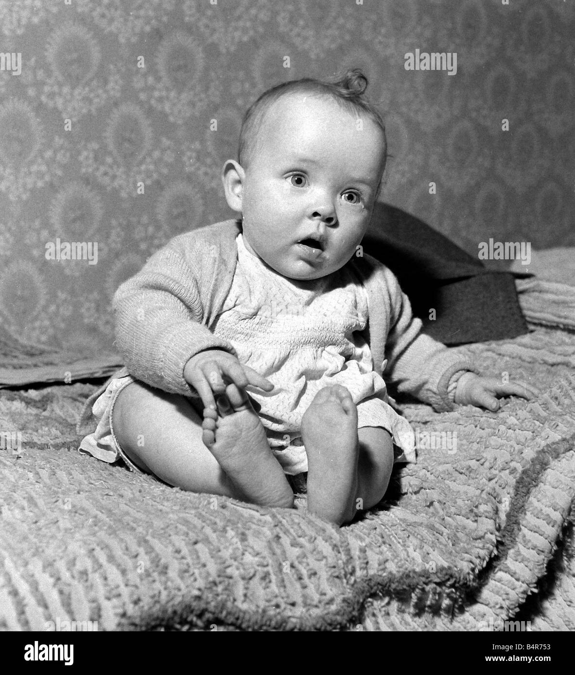 1950s children bed hi-res stock photography and images - Alamy