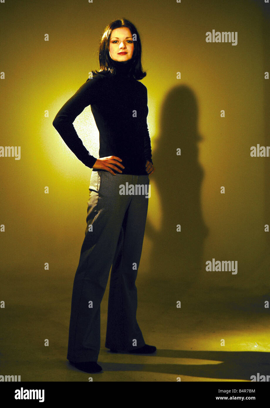 Sarah Smart Actress from At Home with the Braithwaites 2000s studio pix ...