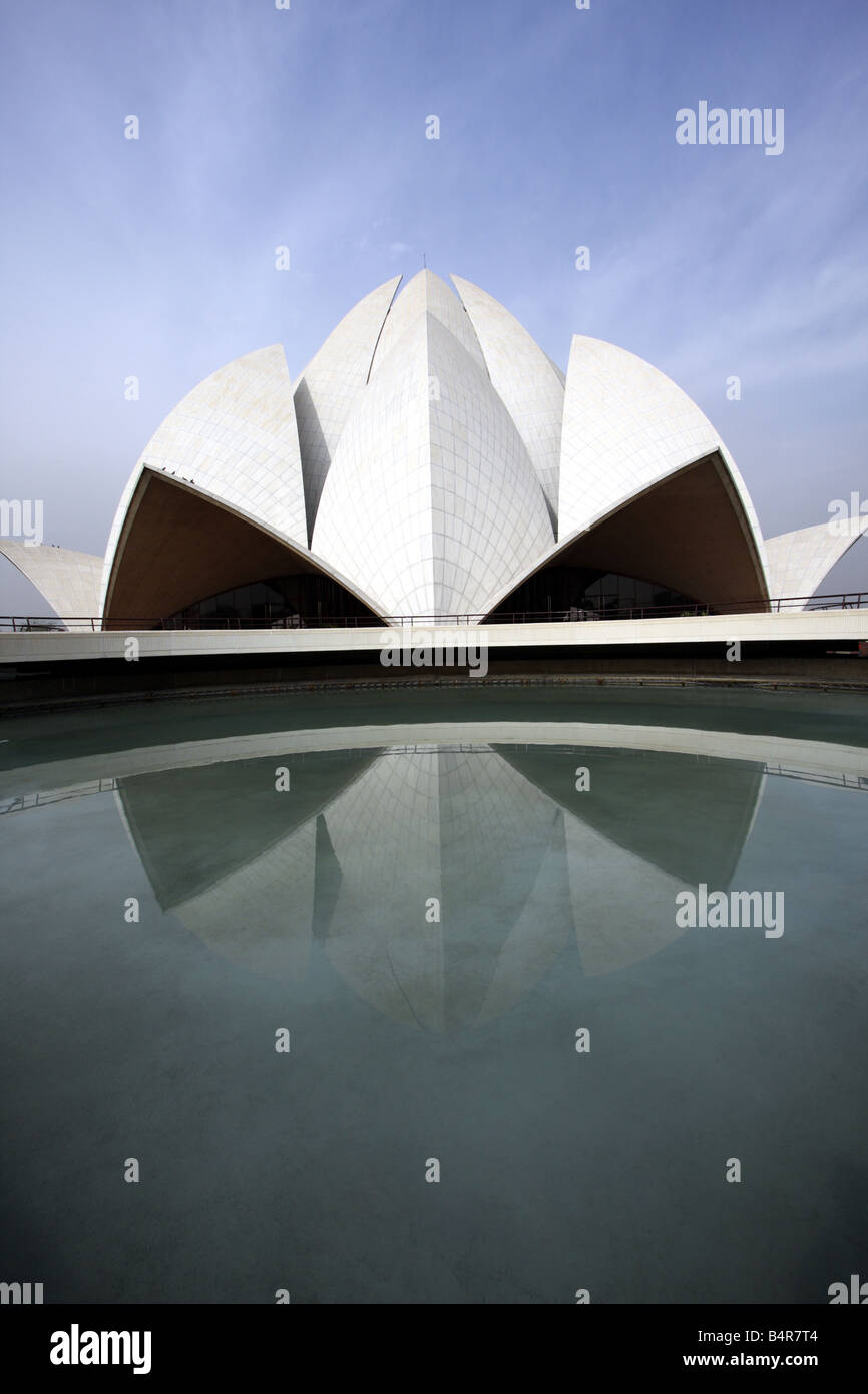 BAHAI LOTUS TEMPLE IN DELHI INDIA Stock Photo - Alamy