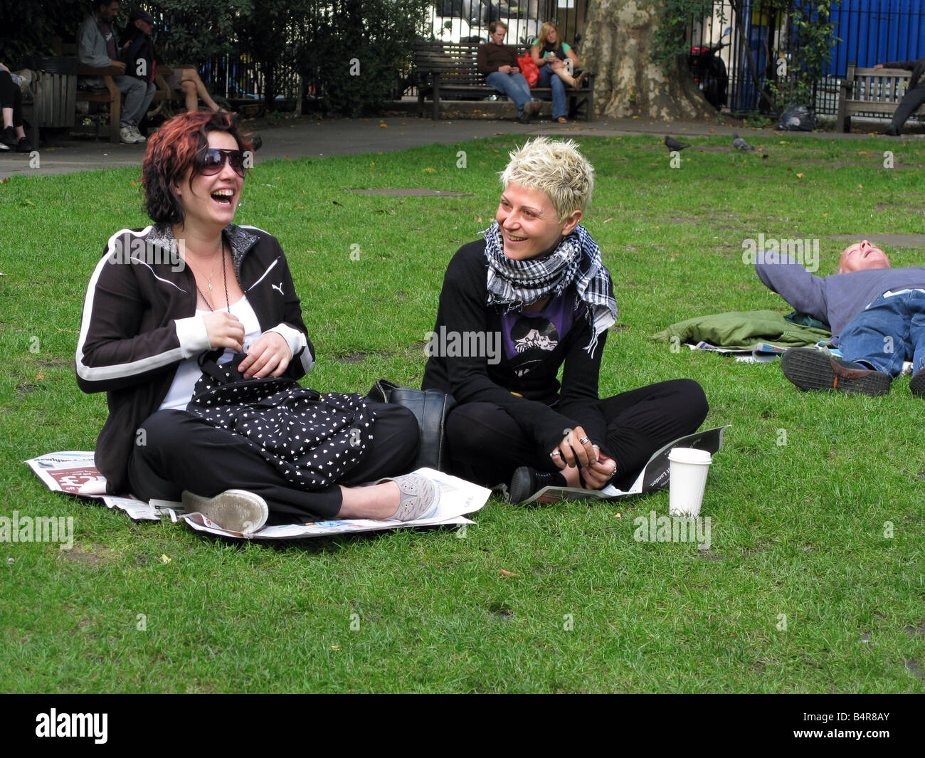 Soho square london park hi-res stock photography and images - Alamy