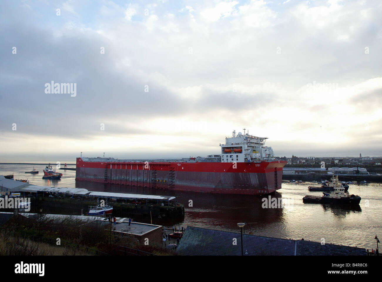 The Bonga floating oil platform whcih finally made it down the Tyne ...