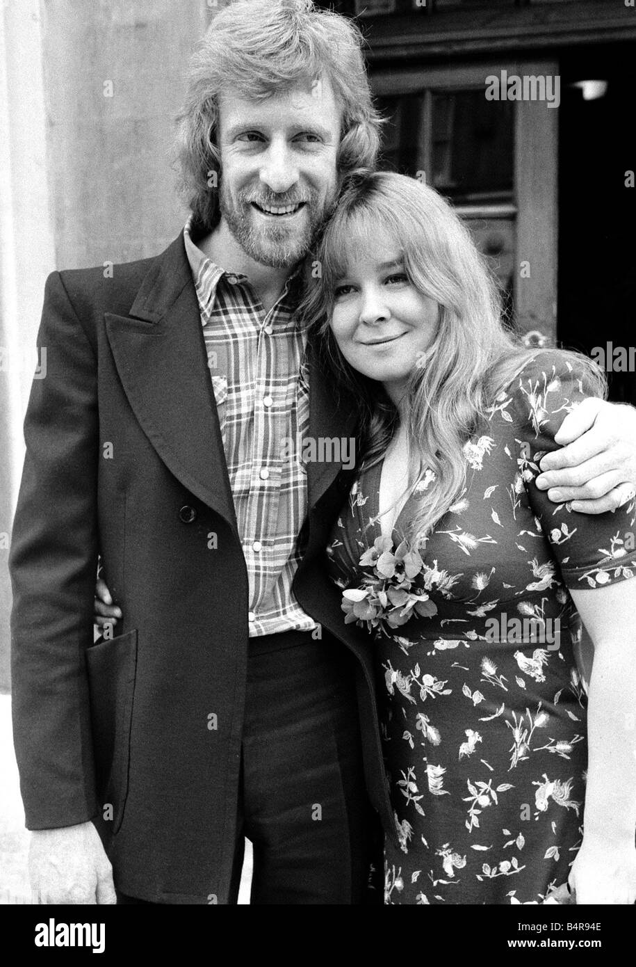 Folk Singer Sandy Denny marries Trevor Lucas of the Folk Group Fairport ...