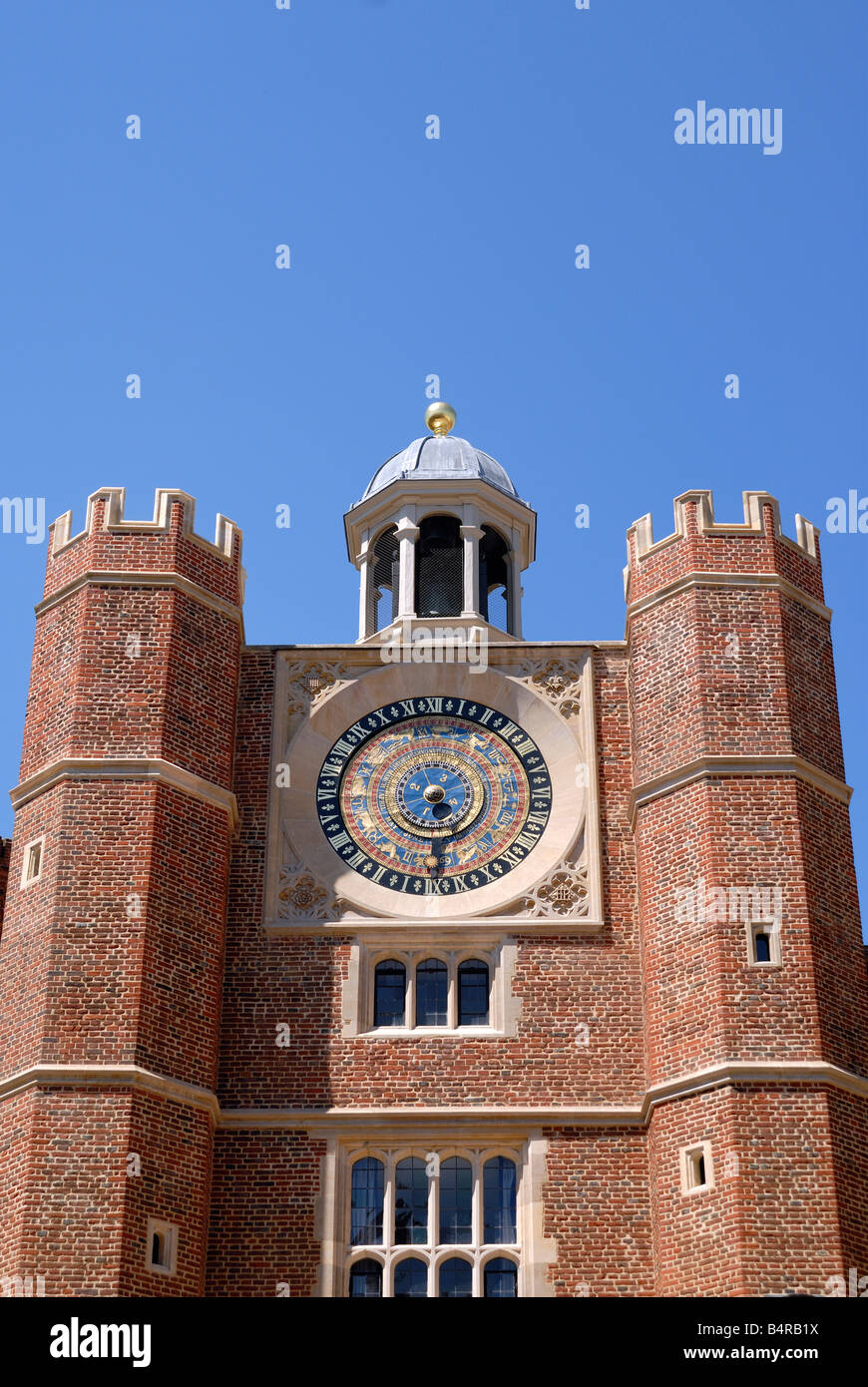 Hampton court palace clock court hi-res stock photography and images ...