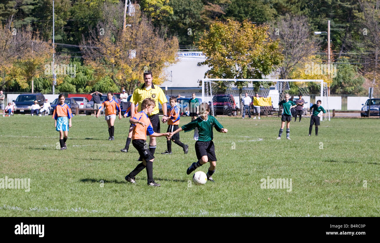 A Saturday league soccer football match. Pre-teens Stock Photo - Alamy