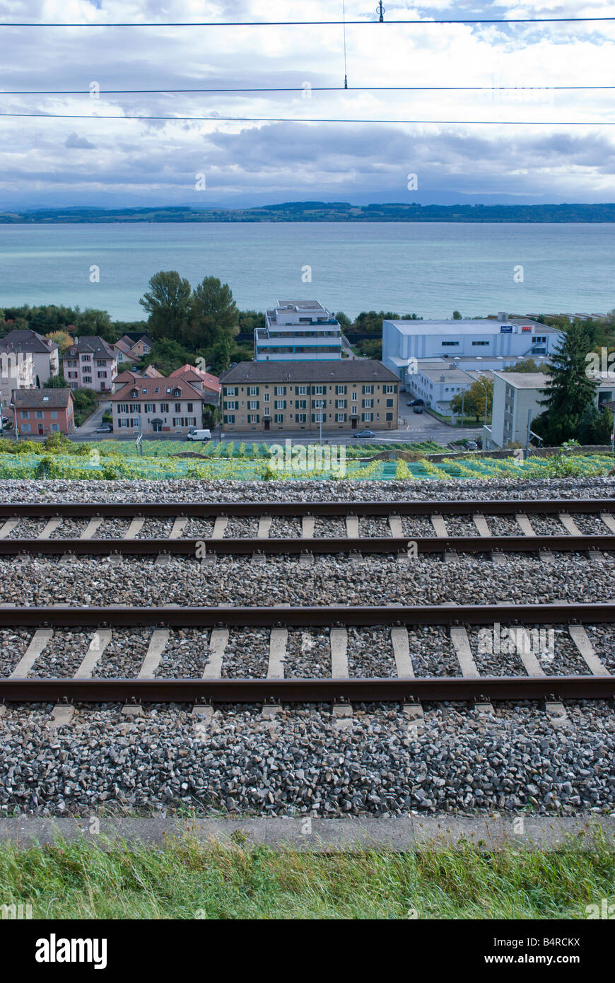 Parallel railroad hi-res stock photography and images - Alamy