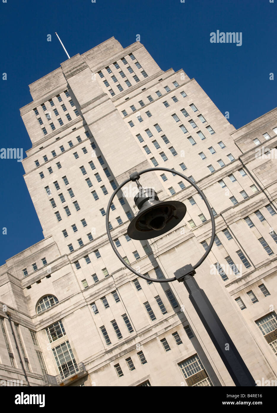 Senate house london uk hi-res stock photography and images - Alamy