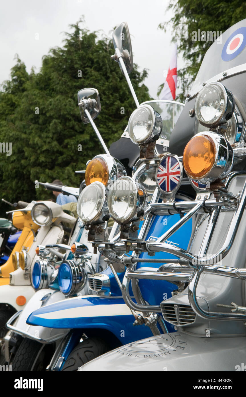 Mod scooter headlights and mirrors hi-res stock photography and images ...