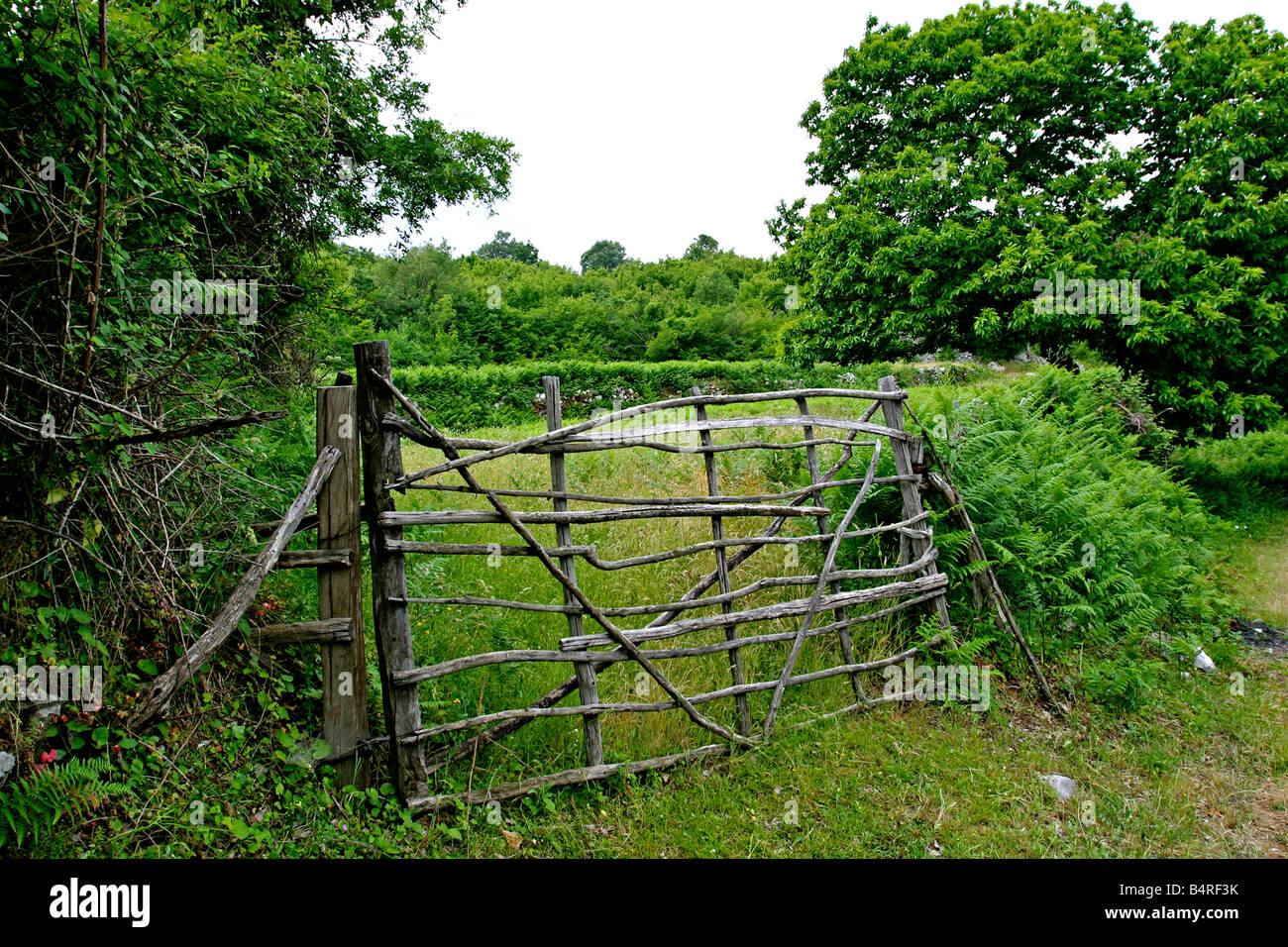 traditional farm gate in Montenegro Stock Photo - Alamy