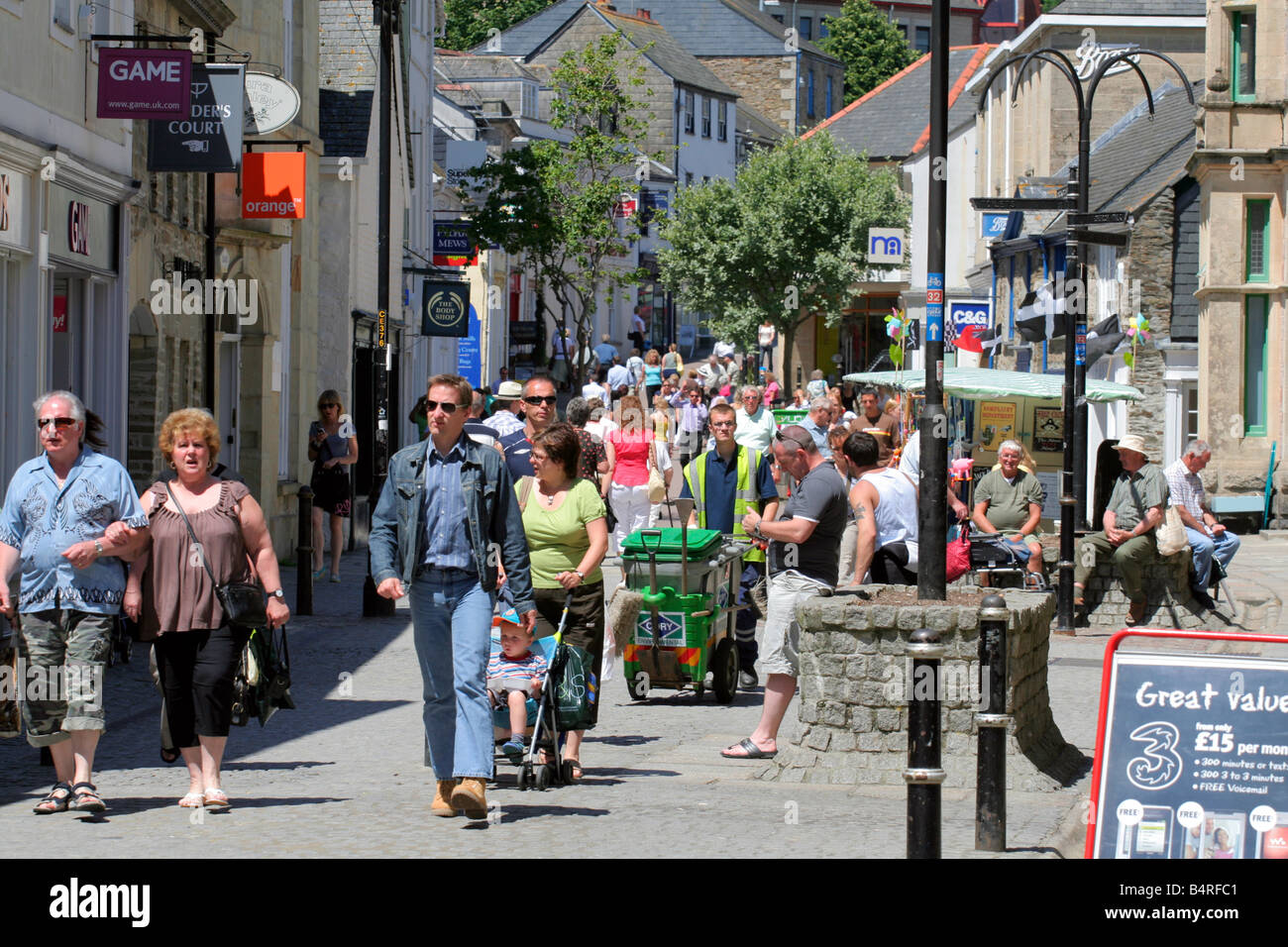 Shops truro cornwall england hi-res stock photography and images - Alamy
