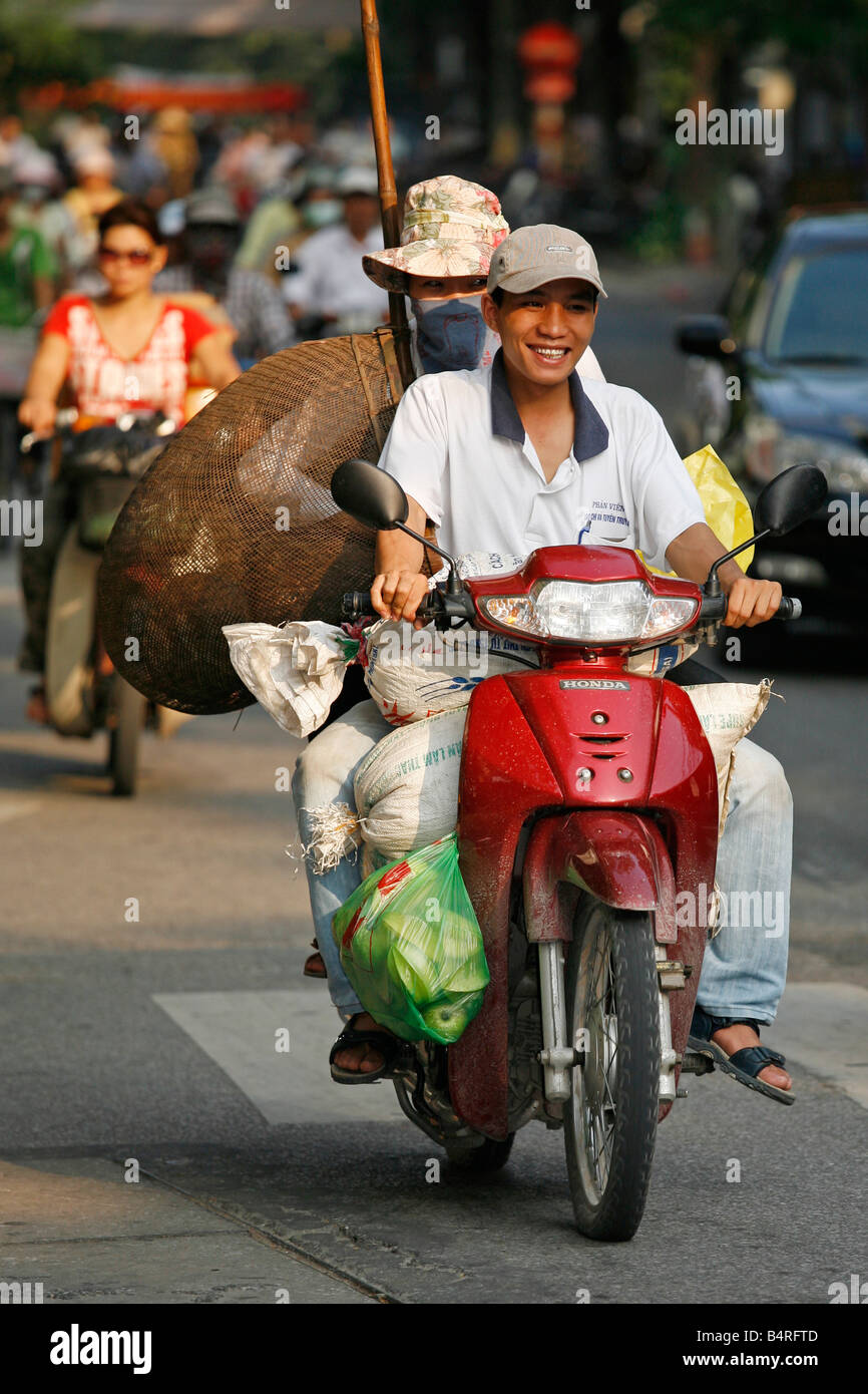 Overloaded motorbike, Hanoi, north Vietnam Stock Photo - Alamy