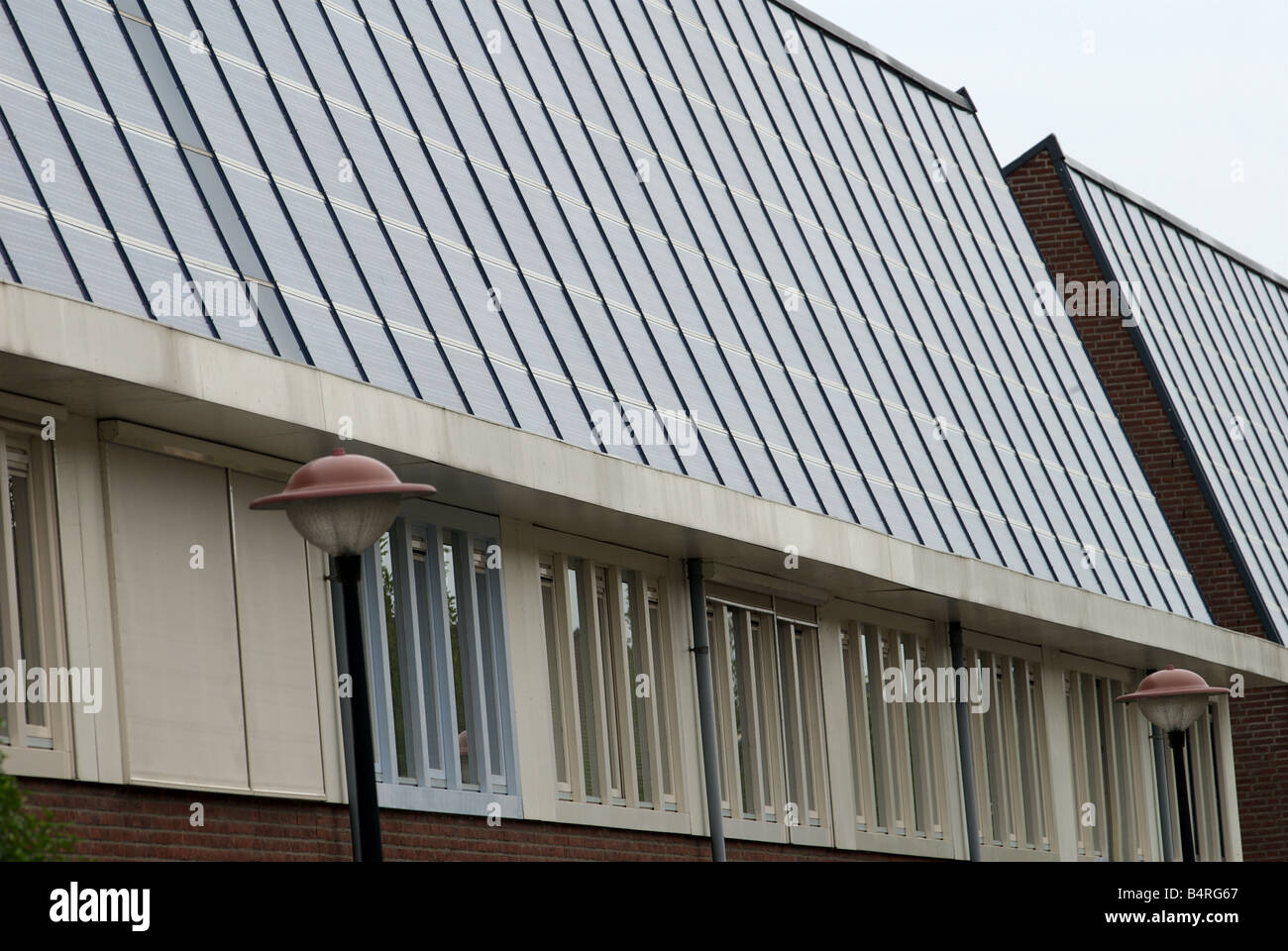 Shell solar panels fitted to houses on the world's largest solar ...