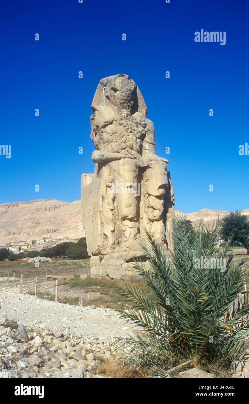 The colossus of memnon hi-res stock photography and images - Alamy