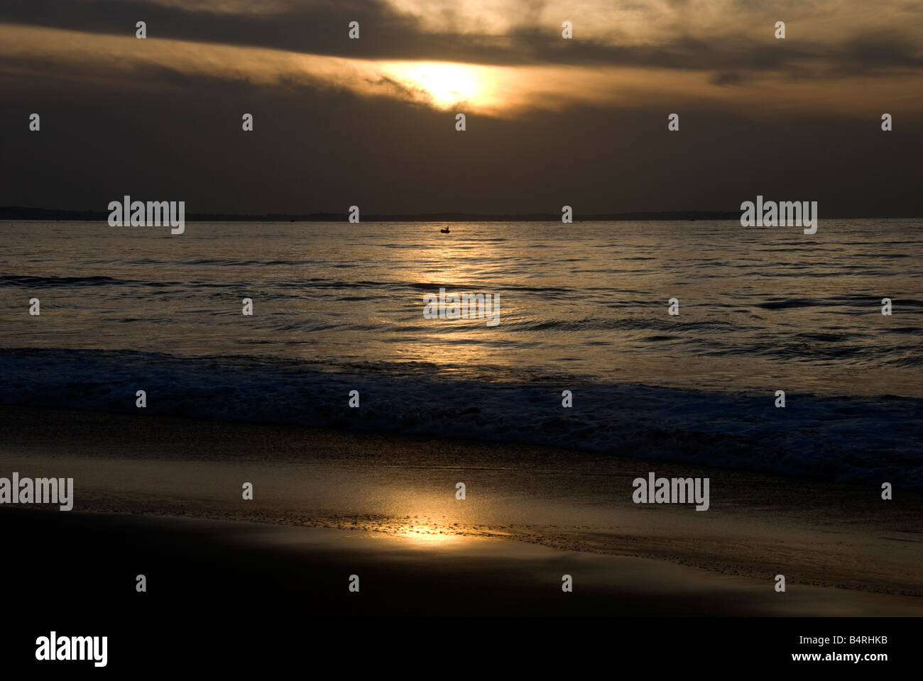 Sunrise over the South China Sea, Mui Ne, Vietnam Stock Photo - Alamy