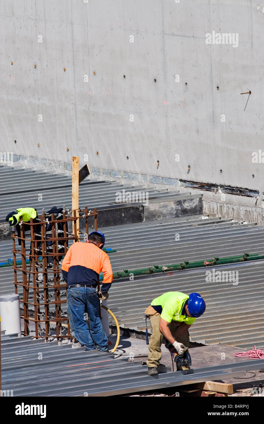 Construction / Construction Workers at work on a Building Site ...