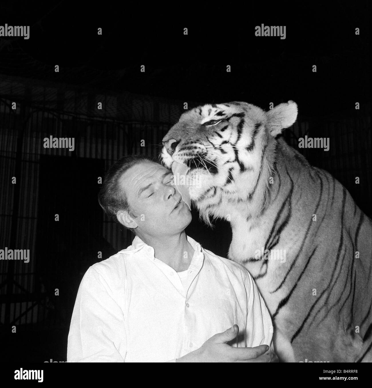 Alex kerr hi-res stock photography and images - Alamy