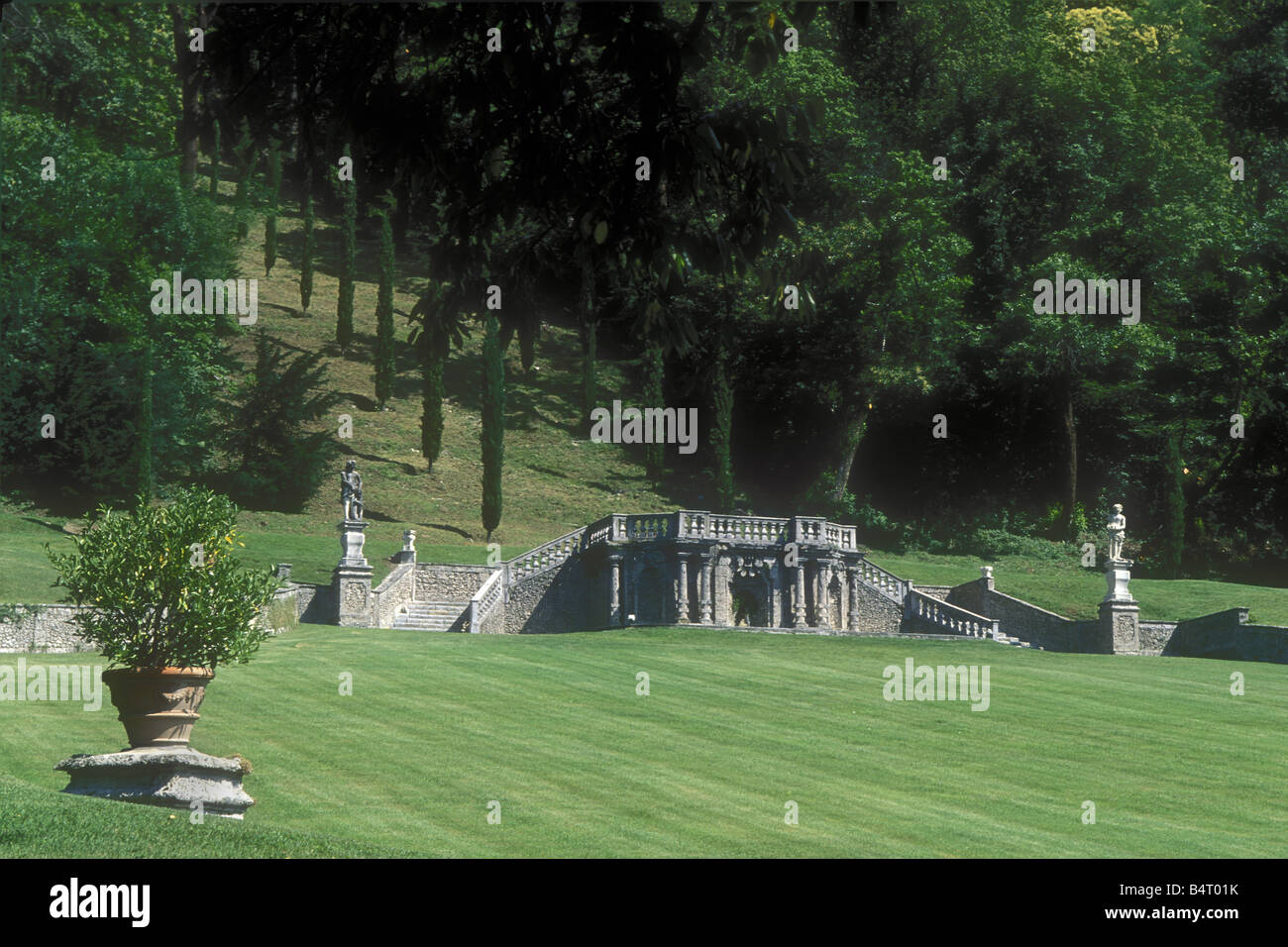 The meadow called "Theatre" for its shape Villa Della Porta Bozzolo ...