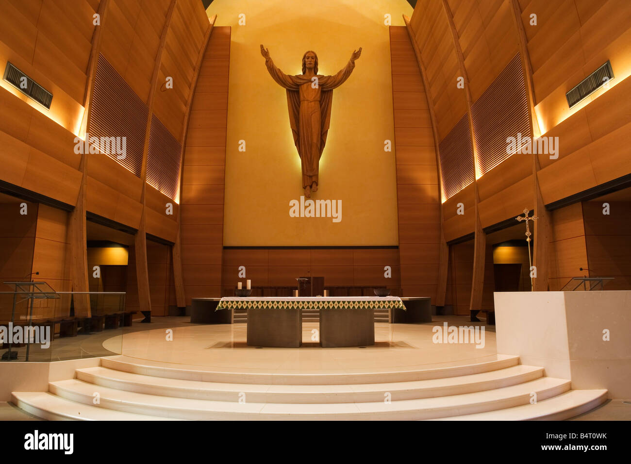 High altar with The Risen Christ statue Upper Church San Giovanni Bosco ...