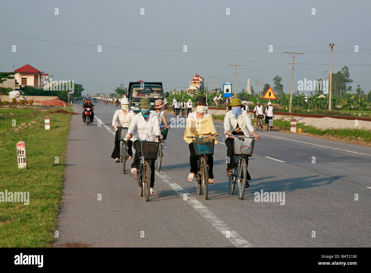 Bicycles rural Vietnam Stock Photo - Alamy