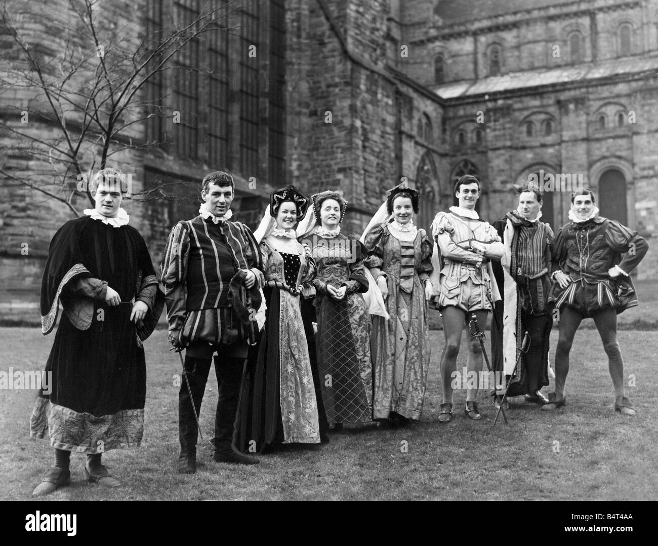 Elizabethan costume hi-res stock photography and images - Alamy