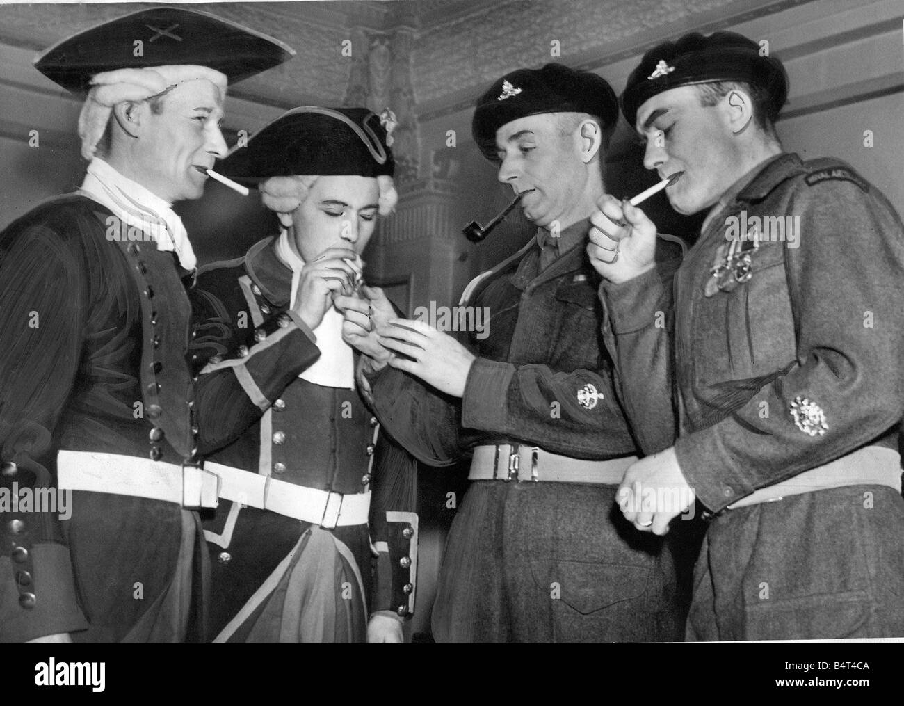1950s group of soldiers hi-res stock photography and images - Alamy
