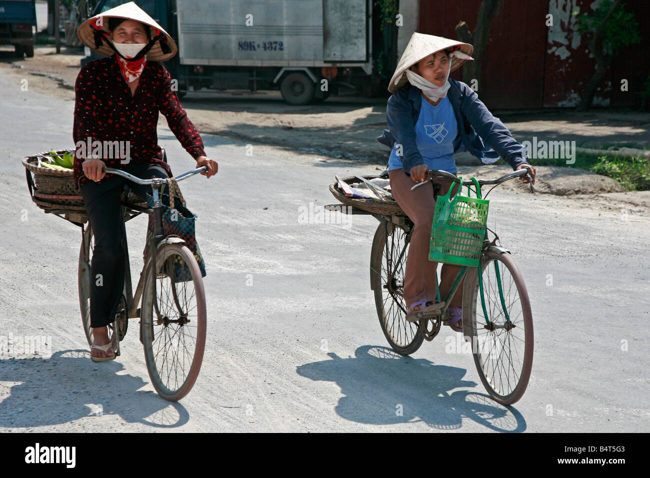 Rural traffic Red River delta northern Vietnam Stock Photo - Alamy