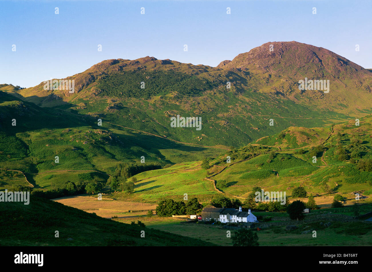 England, Cumbria, Lake District, Farmhouse near Little Langdale Stock ...