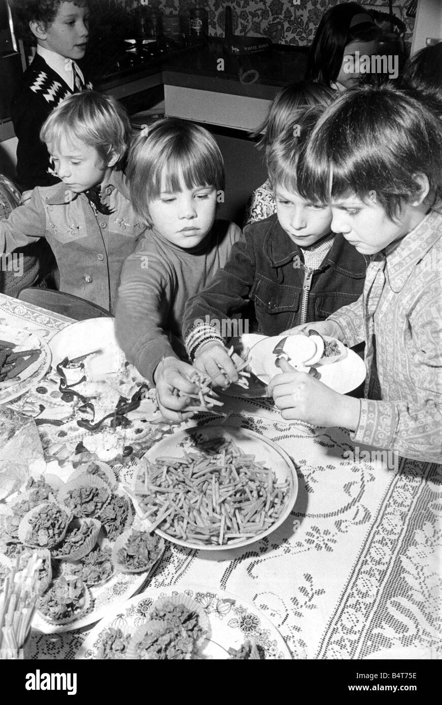 Food birthday 1970s hi-res stock photography and images - Alamy