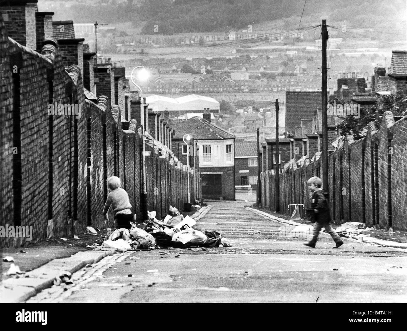 Children playing in the Scotswood area of Newcastle Stock Photo - Alamy