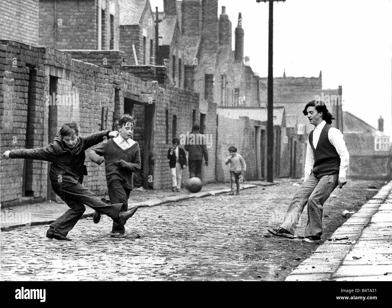 Children playing in the Scotswood area of Newcastle Stock Photo - Alamy