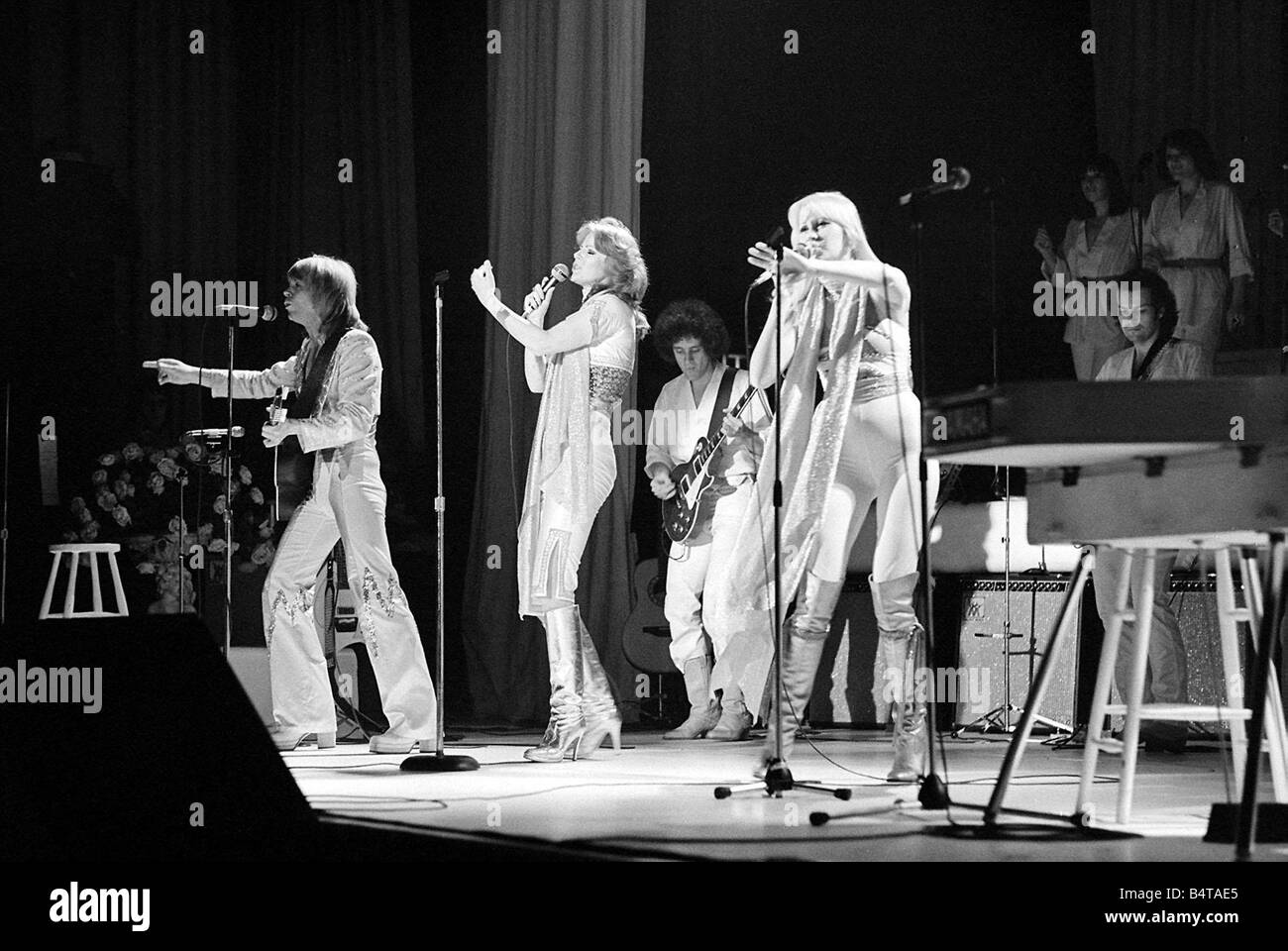 Swedish pop group abba on stage wembley arena Black and White Stock ... Swedish pop group abba on stage wembley arena Black and White Stock ...
