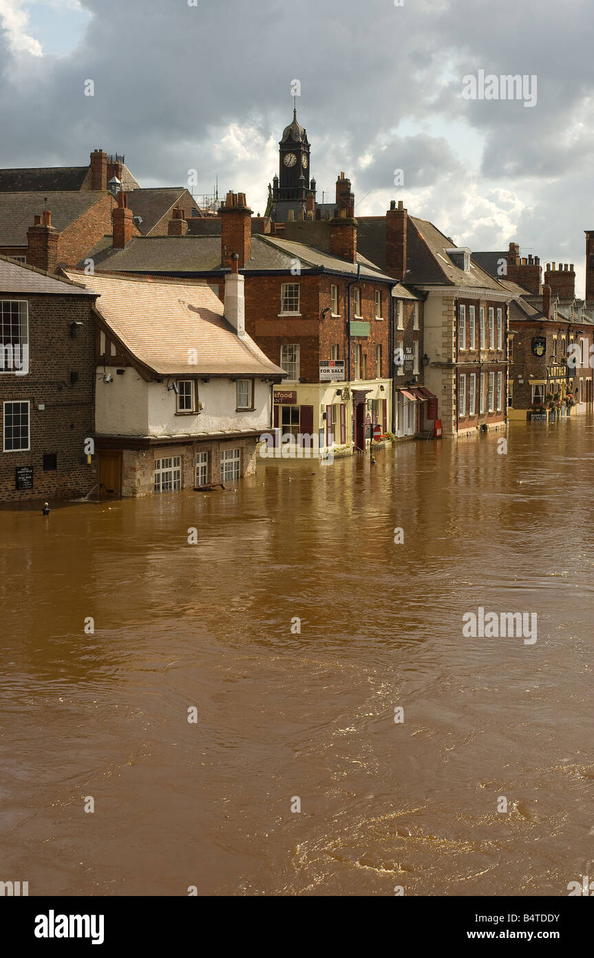 River Ouse in flood flooding floods flooded York North Yorkshire ...