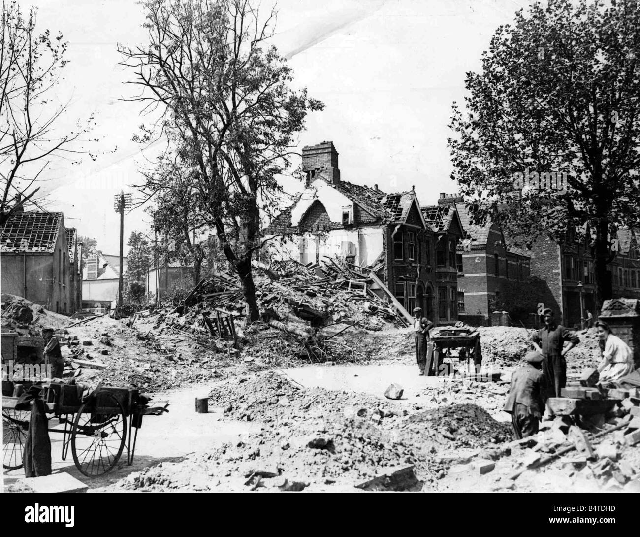 War World War II Picture of the damage caused by German bombers during ...