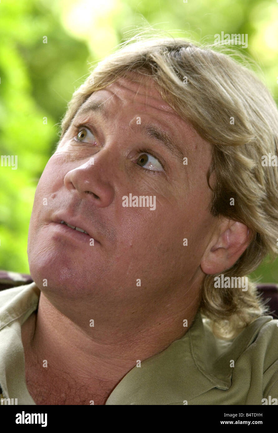 Steve irwin the crocodile hunter 2002 hi-res stock photography and ...