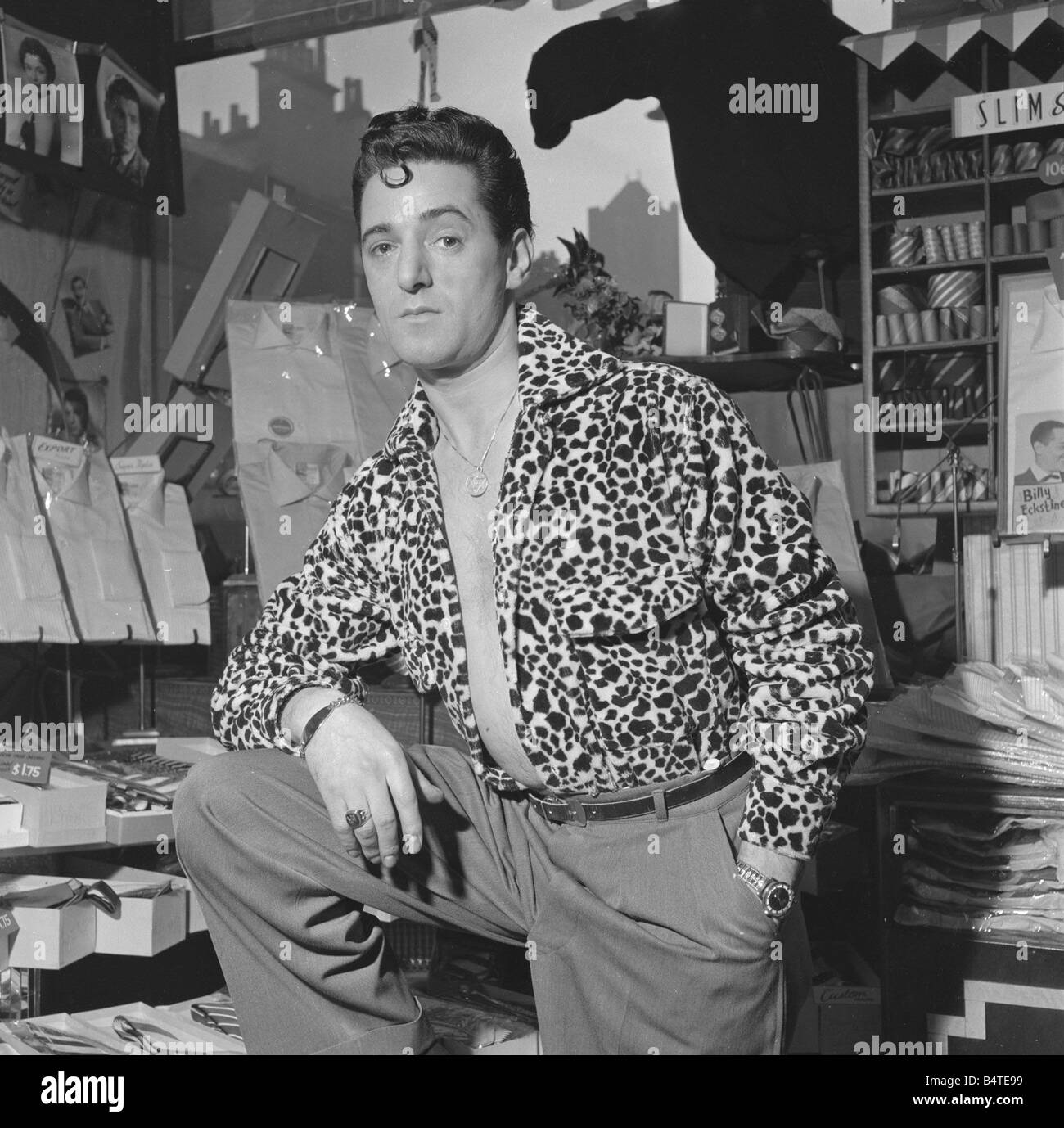 Rock hudson 1950s hi-res stock photography and images - Alamy