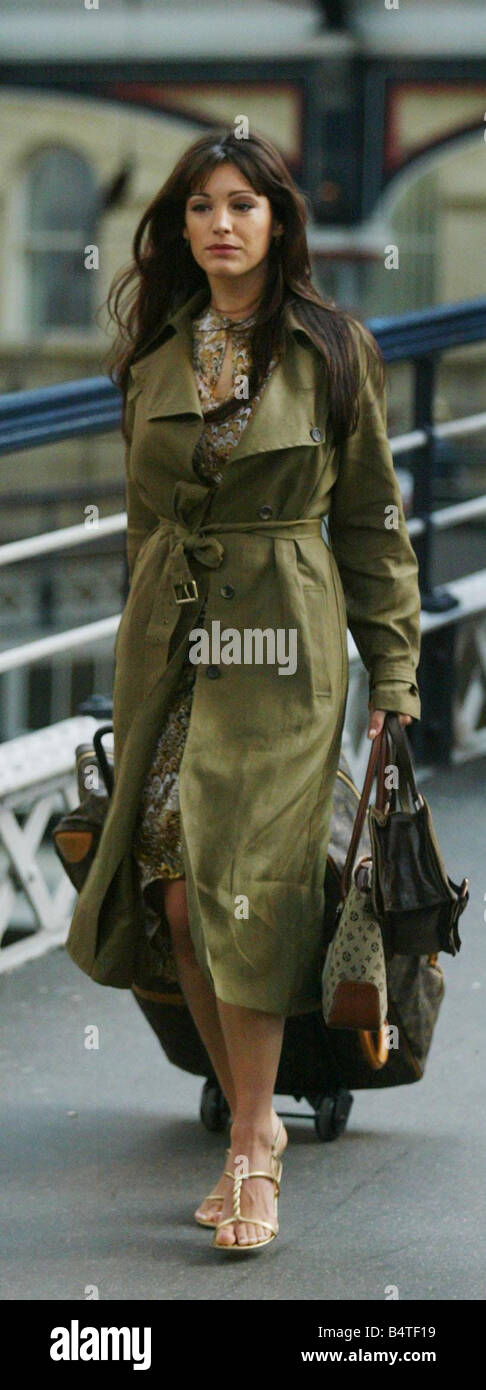 Kelly Brook filming The school for Seduction at central station Stock Photo - Alamy