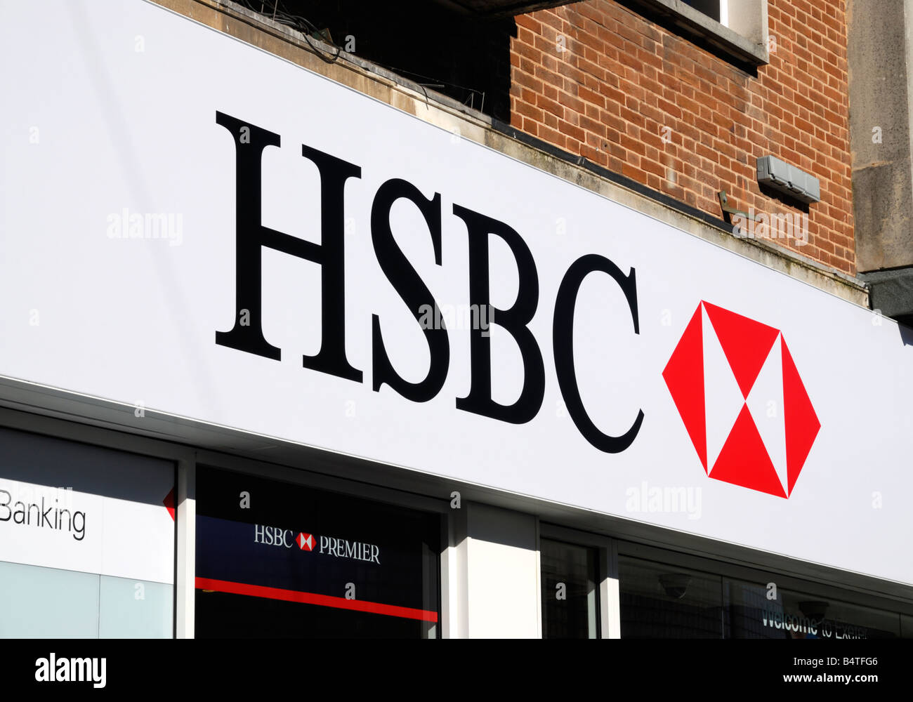 Hsbc uk sign on hi-res stock photography and images - Alamy