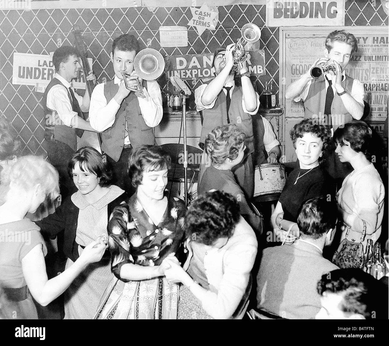 Jazz club 1950s hi-res stock photography and images - Alamy