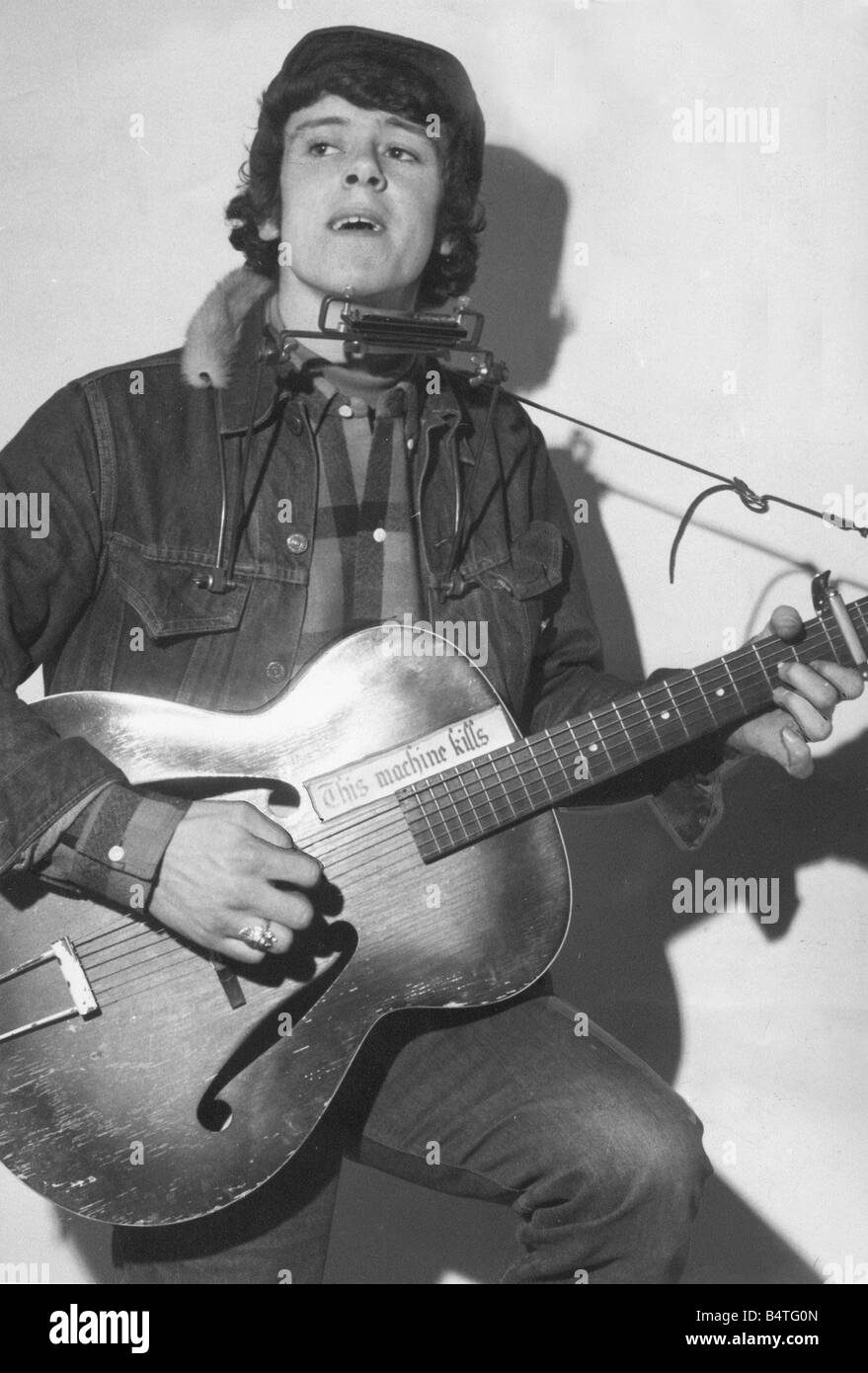 Donovan singer Black and White Stock Photos & Images - Alamy