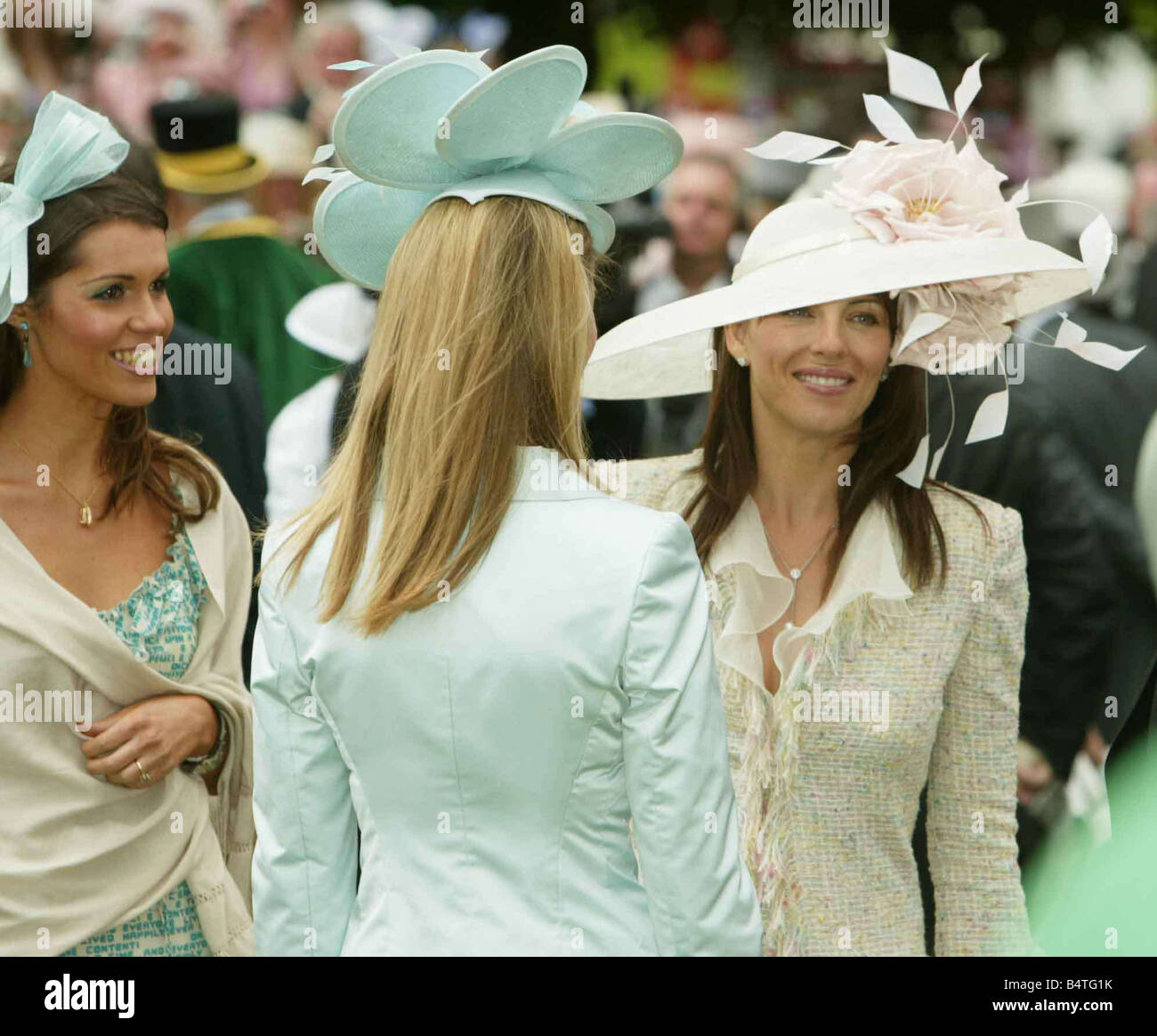 3Style Ascot Fashion Feature 2004 THREE STYLE GIRLS WITH LIZ HURLEY ...