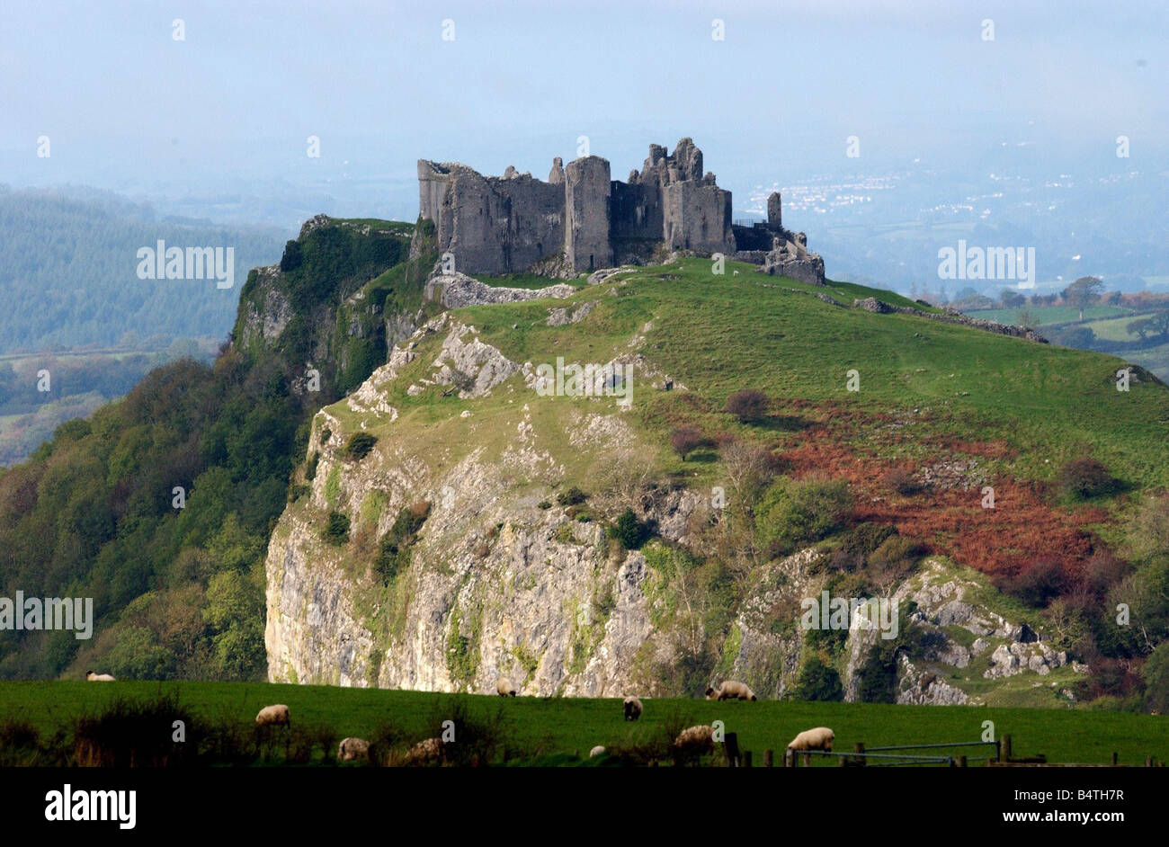 Carreg Cennen Castle 17th Oct 2004 Stock Photo - Alamy