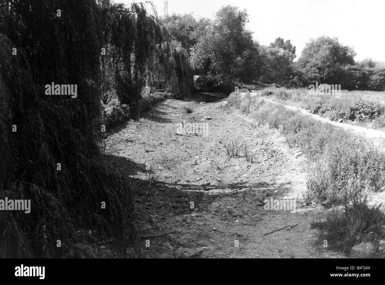 Death of a river July 1976 The Darent at Farningham Kent footpath on ...