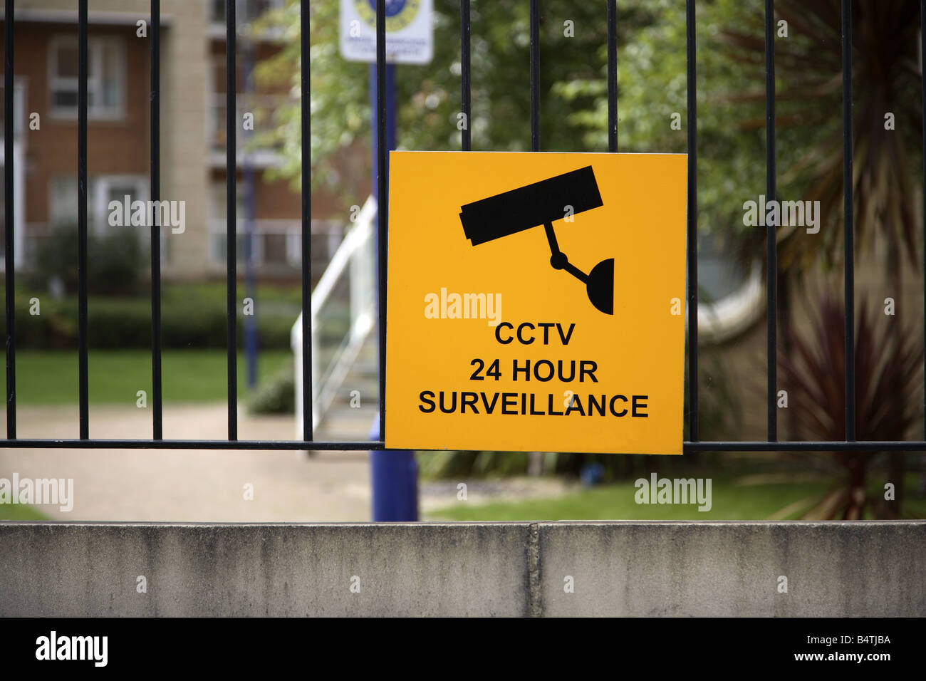 Fence cctv camera hi-res stock photography and images - Alamy