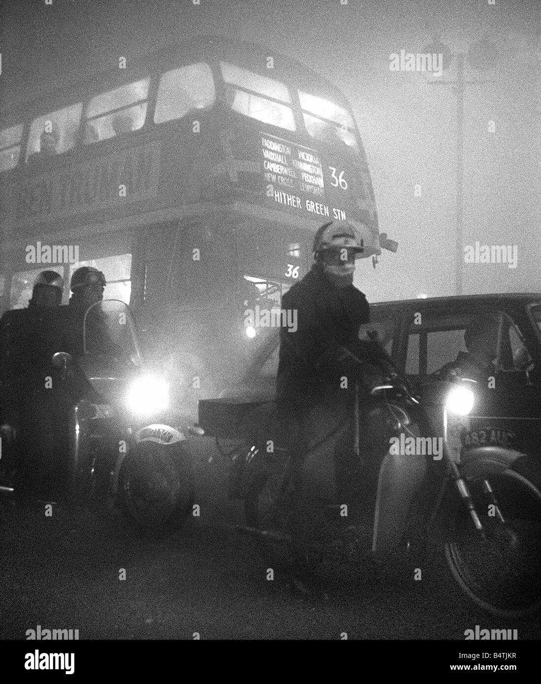 Weather London Smog December 1962 Traffic crawling along at 2mph in the ...