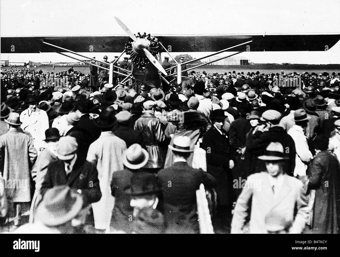 Charles Lindbergh spectators looking at the plane Spirit of St Louis ...