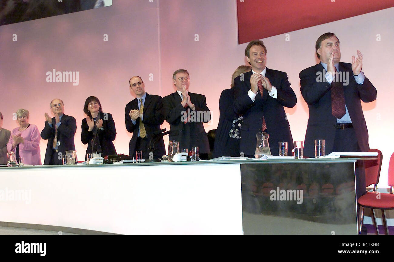 Mo Mowlam makes her speech at the Labour Party Sep 2000 conference with ...